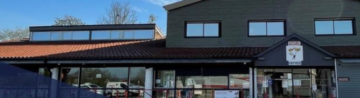 PANNEAU MDF VALCHROMAT NOIR BL 19X2440X1830MM